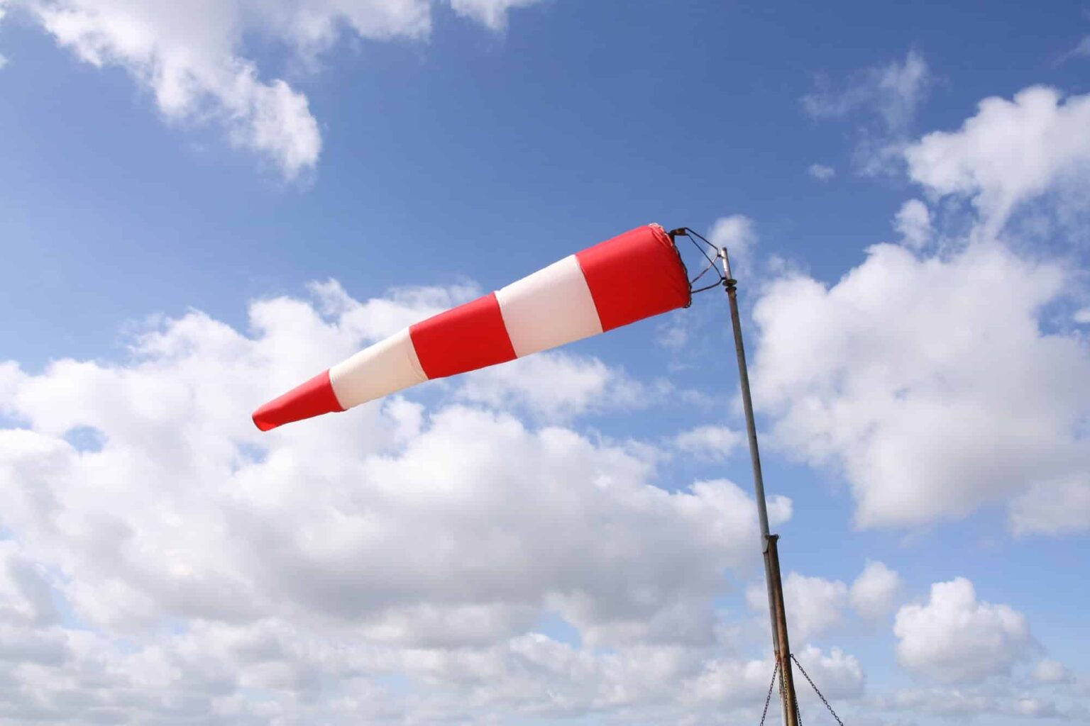What is a High Wind Warning? Get Prepared Now - The Weather Station Experts